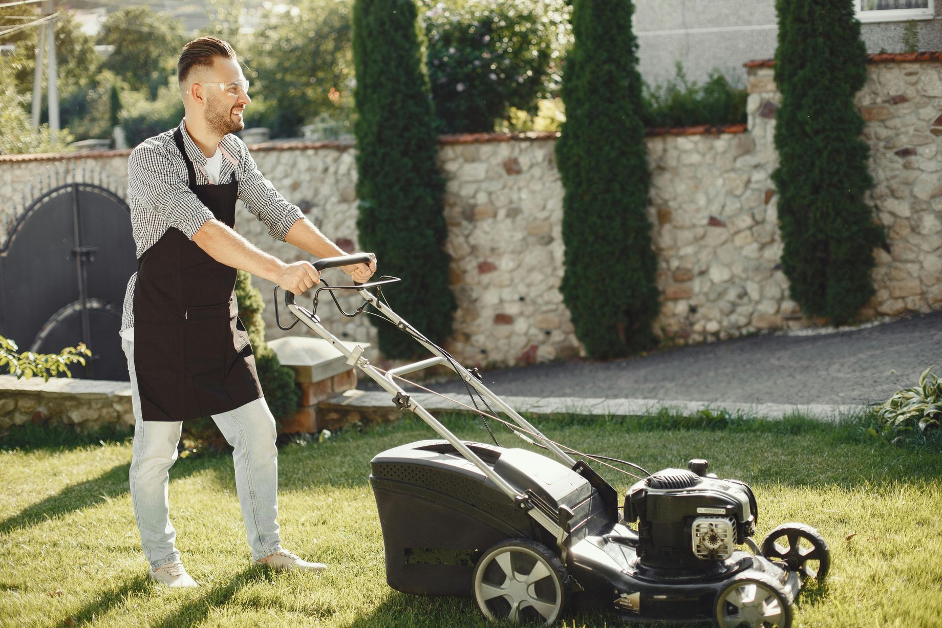 JIMMY'S HOME & LAWN MAINTENANCE